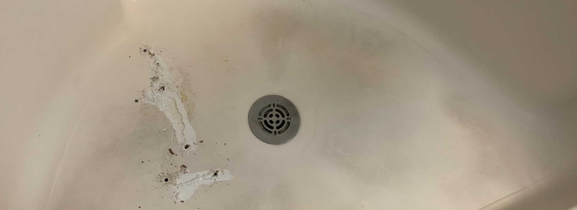Cracked Tub? This DIY Kit Works on Fiberglass, Acrylic, and Porcelain ...
